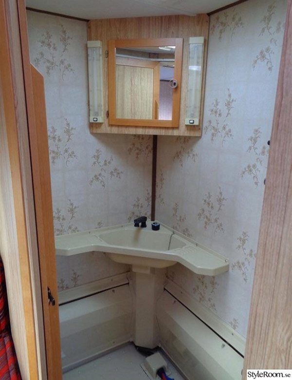 Han bestemte seg for å pusse opp sin gamle campingvogn. Når jeg ser ...